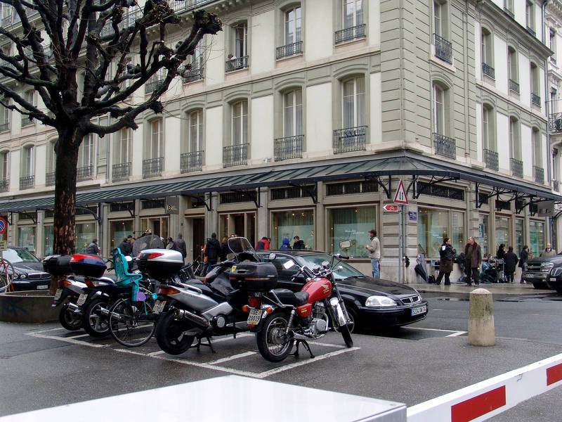 SVP Schweiz - Mehr Motorräder schaffen Platz auf den Strassen