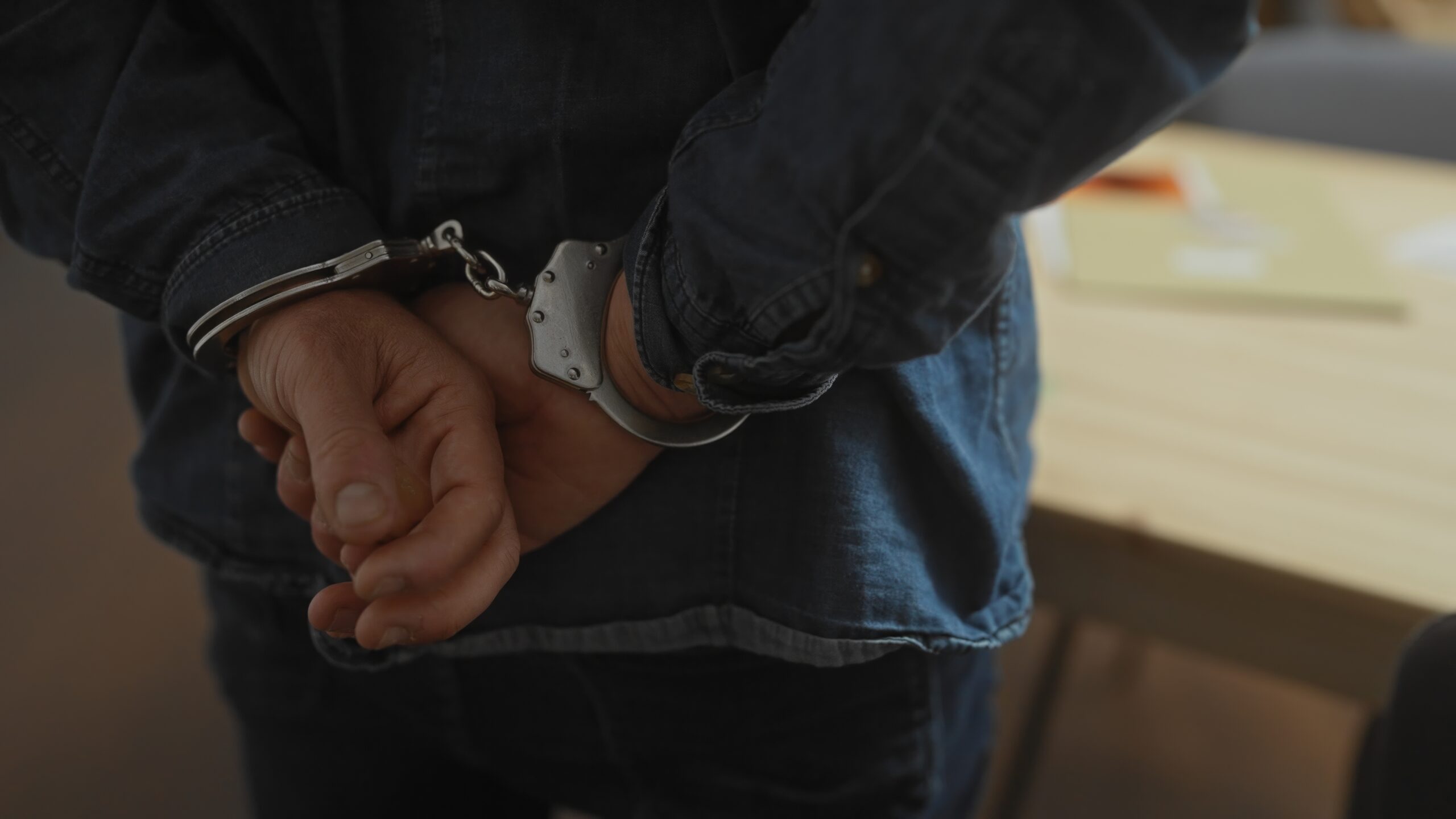 SVP Schweiz - Asyl-Kriminelle und Asyl-Schmarotzer: Sie sind Mit-Täter ...